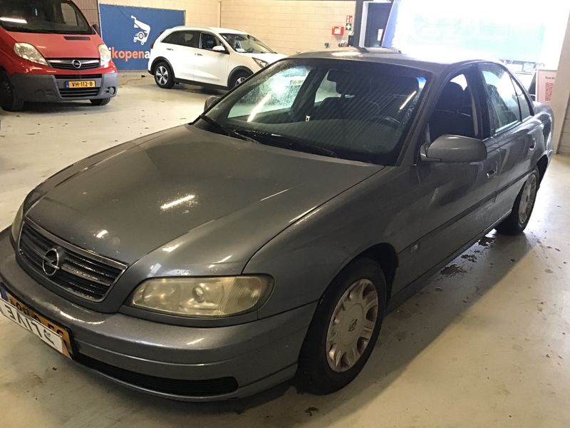 2002 Opel Omega 2.2 Design Edition от САЩ