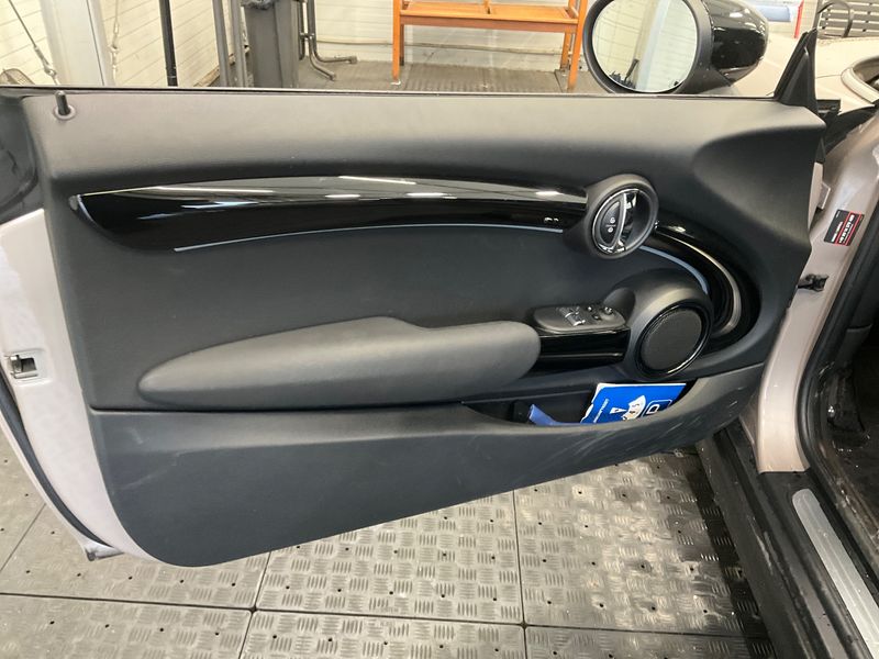 2021 MINI Cooper Classic Trim от САЩ